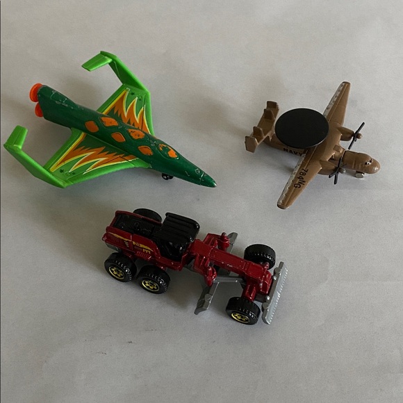 Mattel | Toys | Matchbox Hot Wheels Military E2a Hawkey Radar Airplane ...